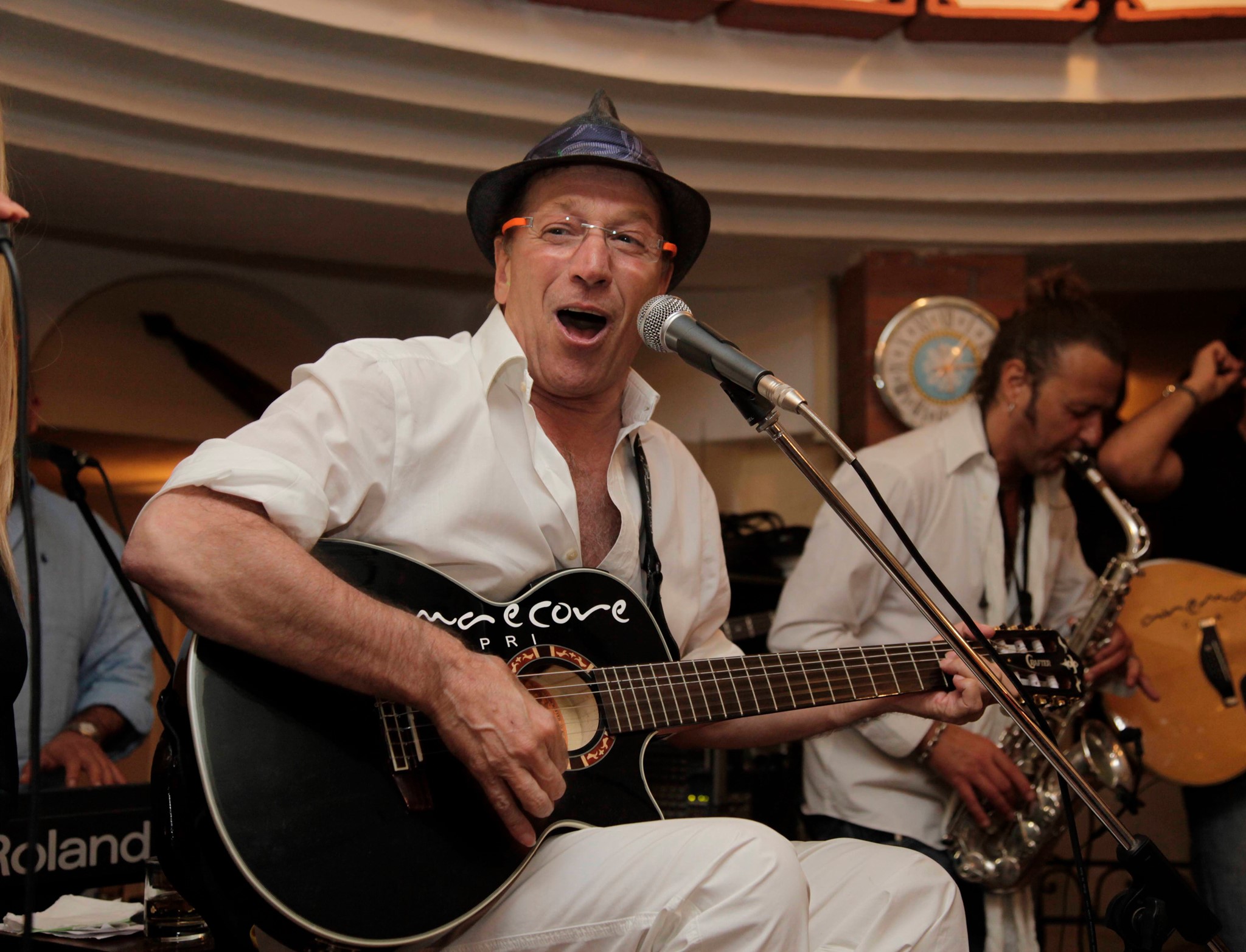 Capri, addio a Guido Lembo: fondatore e chansonnier della taverna "Anema e Core" - Pubblica Now